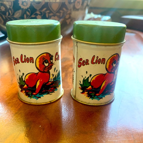 Kitchen | Vintage Tin Salt And Pepper Shakers | Poshmark